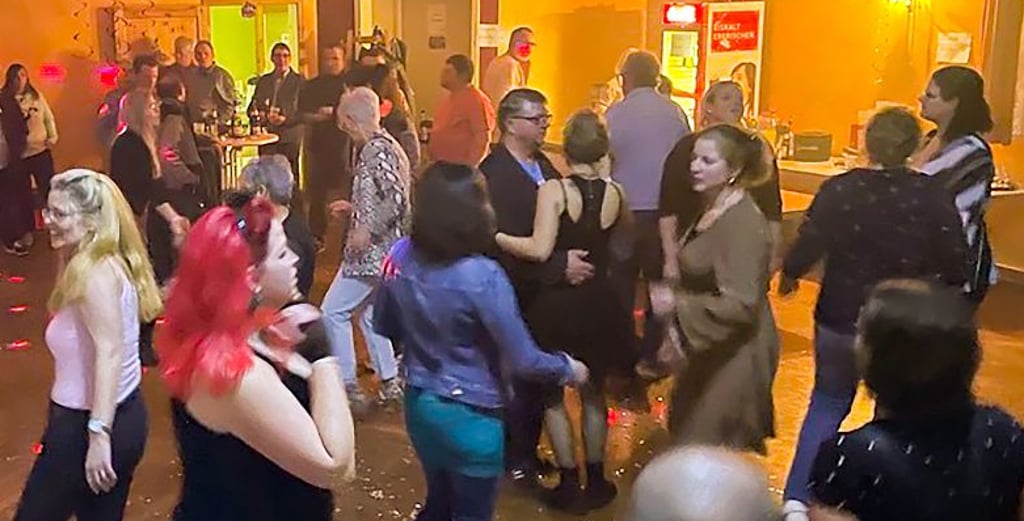 Tanzen: 80er-Jahre-Party in Zethlingen: Tanzen zum Soundtrack der Jugend