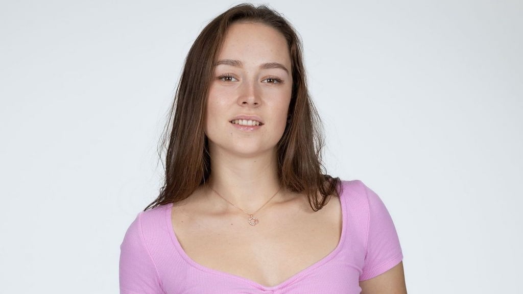 GNTM 2023: Kandidatin Indira aus Magdeburg fliegt in der ersten Folge raus