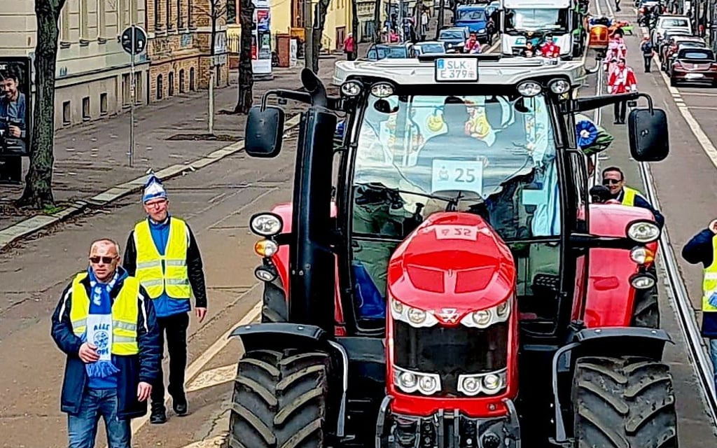 Unfall beim Rosenmontagsumzug in Halle: Große Betroffenheit bei ...