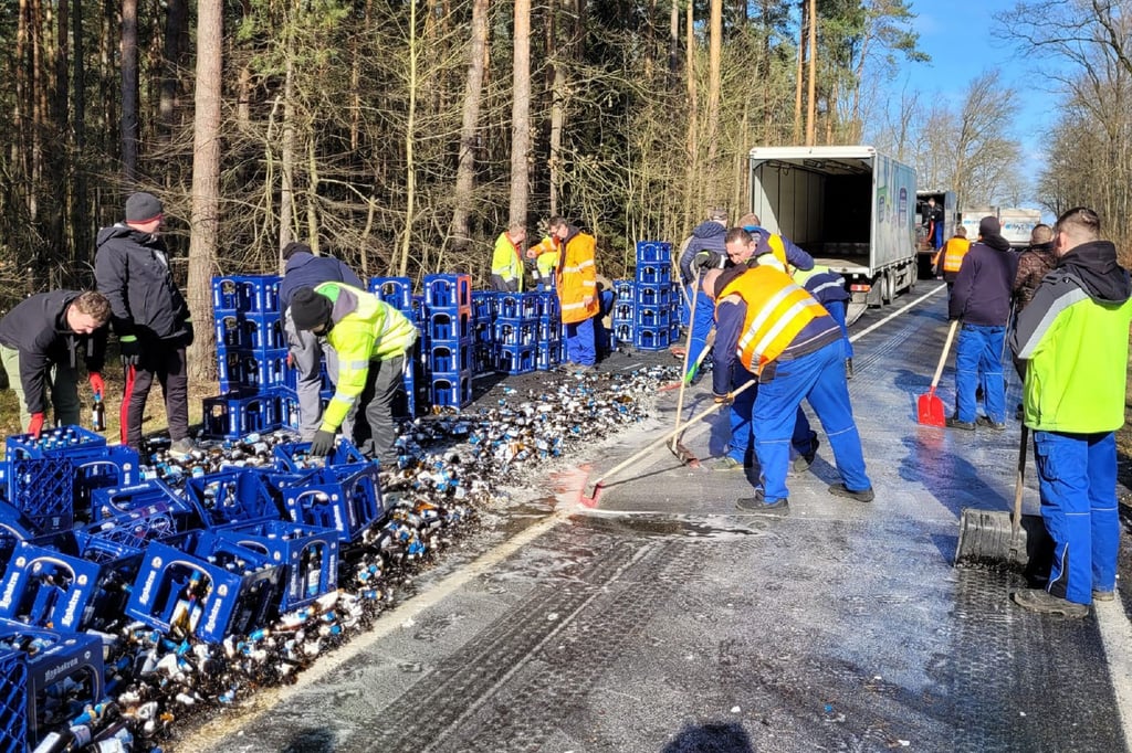 Görlitz: Bierlaster verliert Ladung in der Oberlausitz