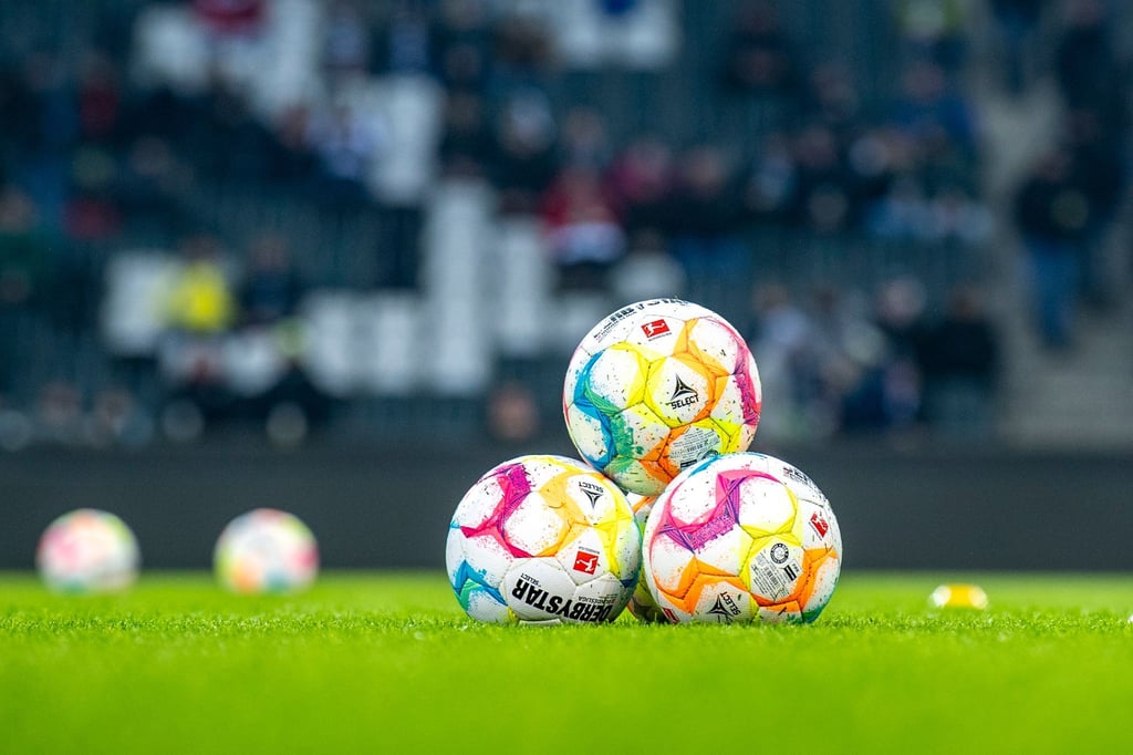 Bundesliga Rest Saison Terminiert Bayern Zweimal Im Top Spiel