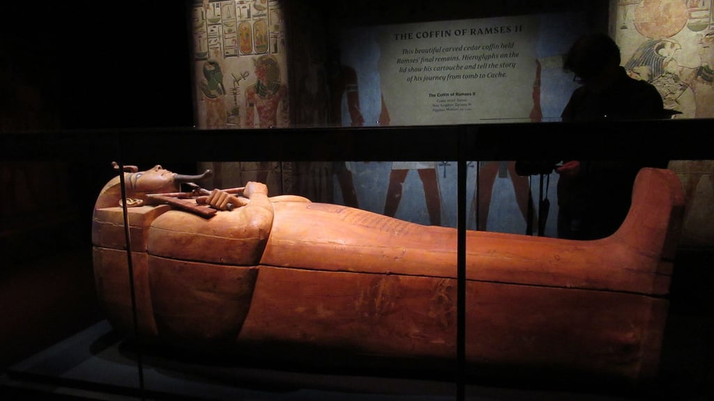 Archäologie: Ramses-Ausstellung – Hype um Sarkophag des Pharaos Archäologie: Ramses-Ausstellung – Hype um Sarkophag des Pharaos