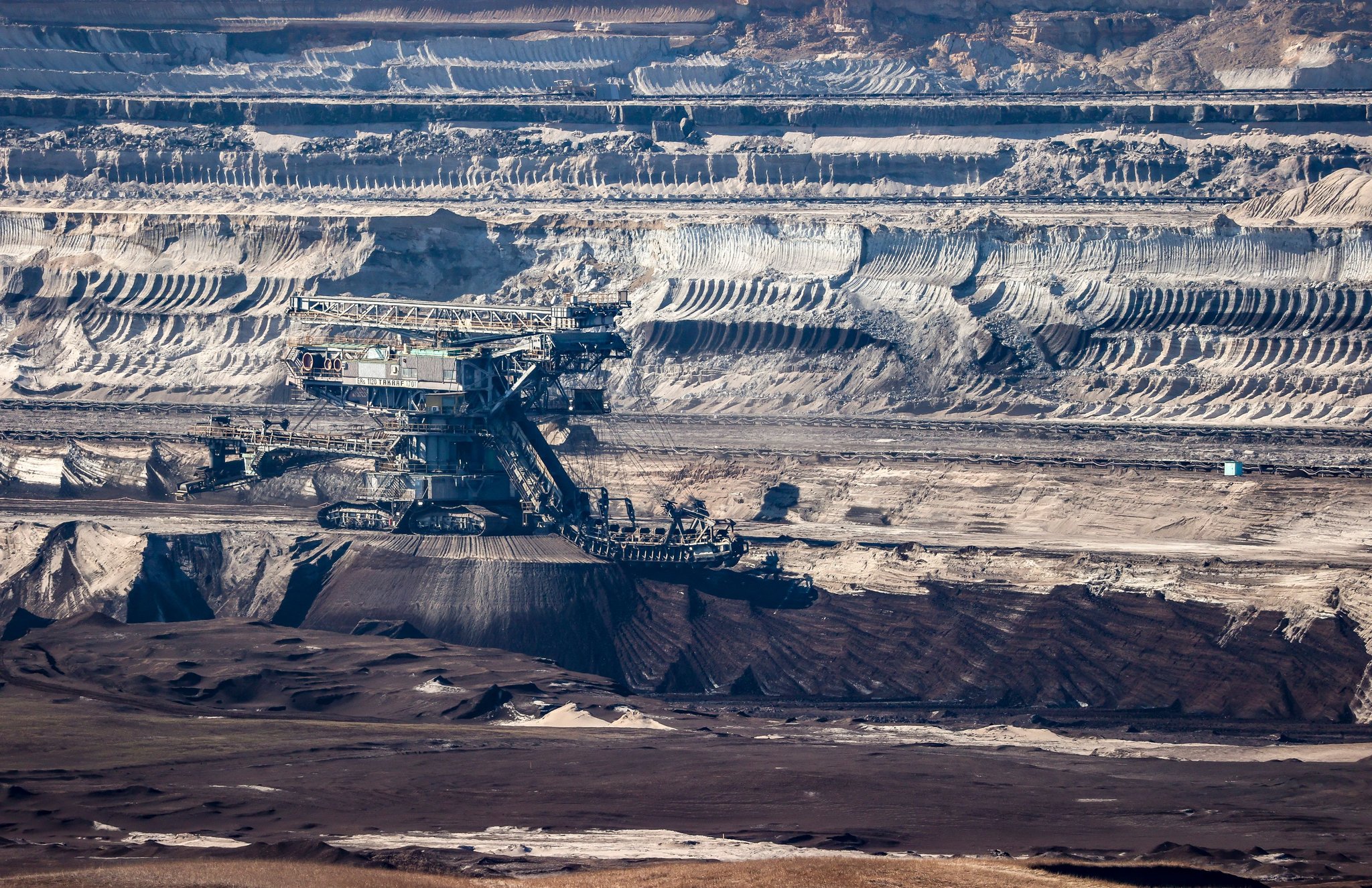 Kohle-Unternehmen: Sabotage im Tagebau der Mibrag: Löcher in ...