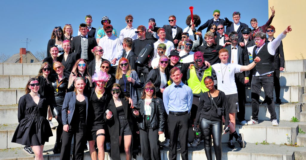 Abitur in Gardelegen: Letzter Schultag am Gymnasium: Abiturienten in ...