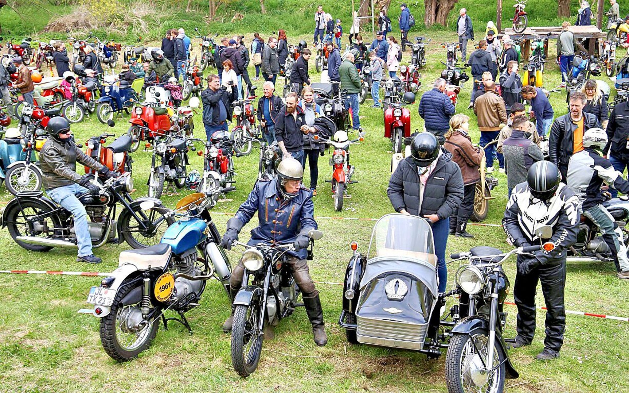 Oldtimer: Großes Treffen der DDR-Zweiräder in Strenznaundorf