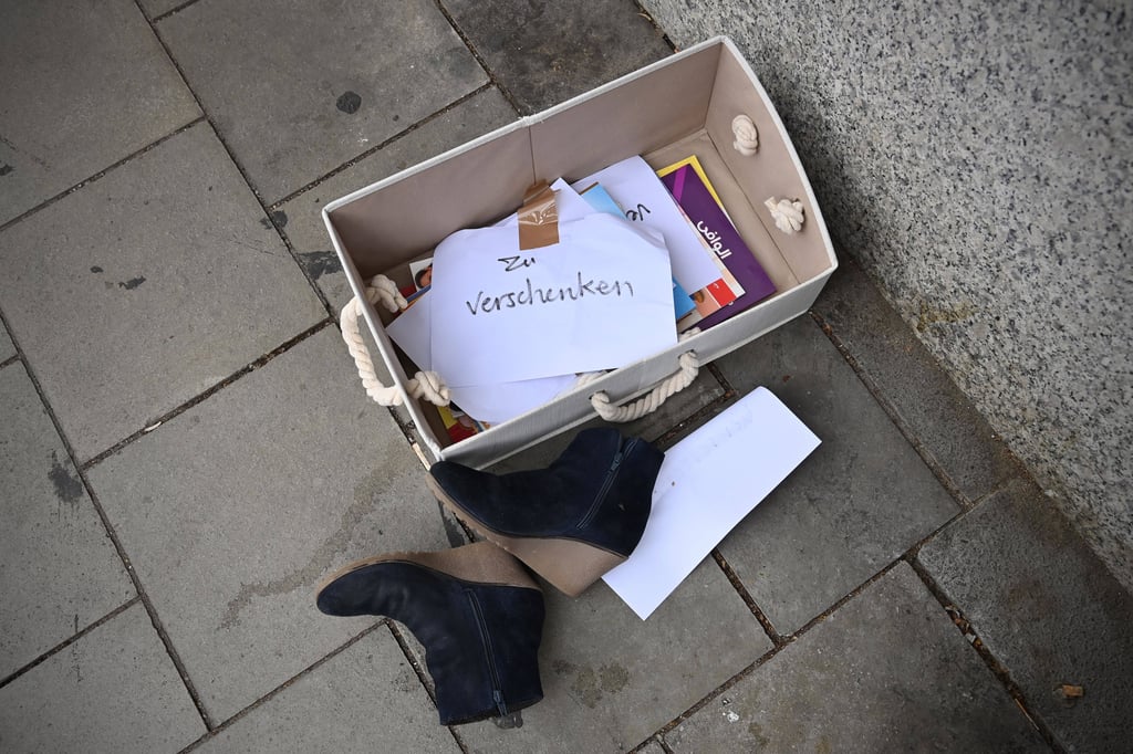 Mann findet in "Zu-Verschenken-Kiste" mehrere hundert Euro