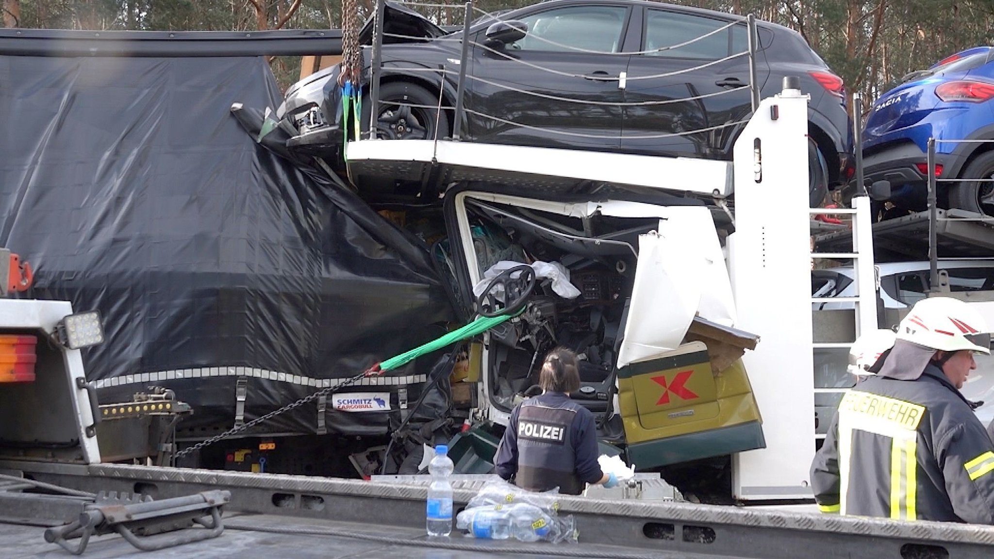 Lkw-Unfall A2 bei Theeßen Richtung Berlin: 2 Verletzte - hoher Schaden ...