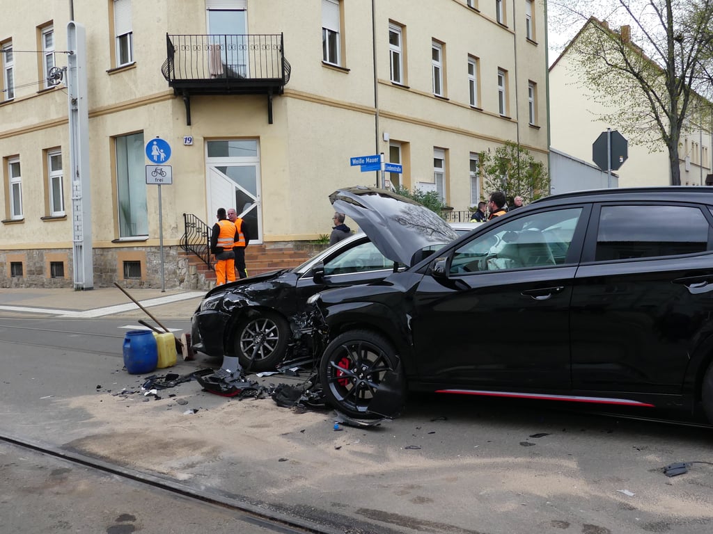 Straßenbahn von Halle nach Bad Dürrenberg: Unfall in Merseburg bremst ...