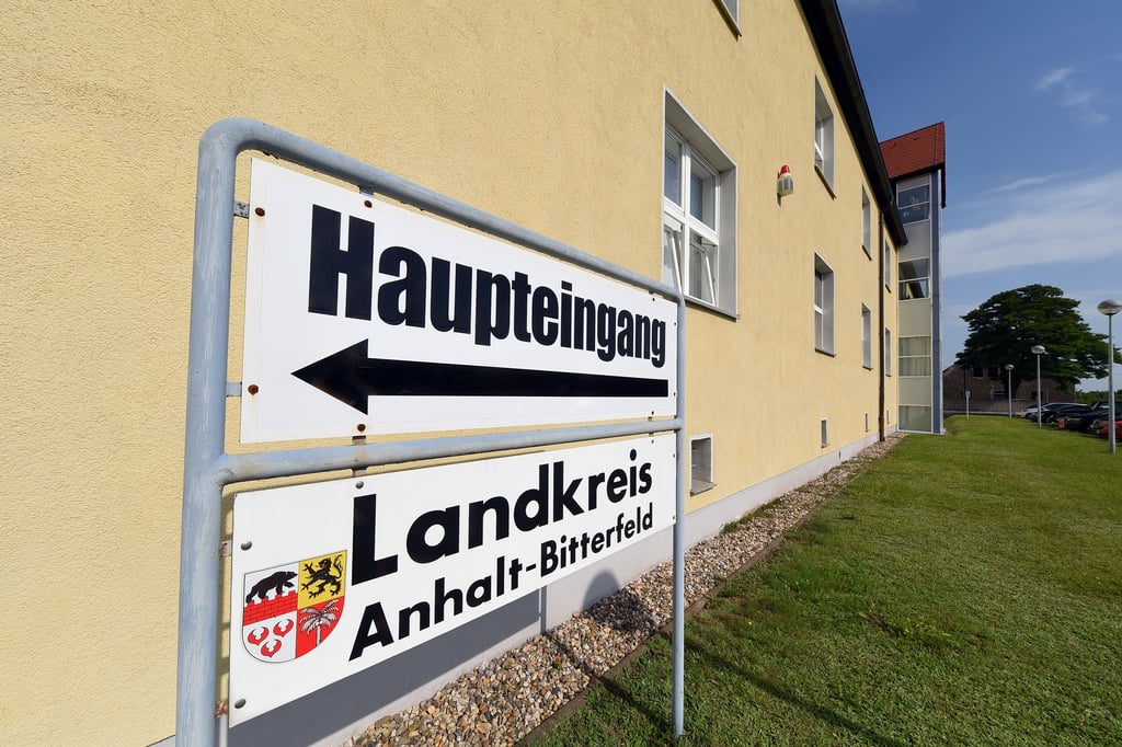 Kein Geld mehr: Landkreis Anhalt-Bitterfeld droht Ablehnung des ...