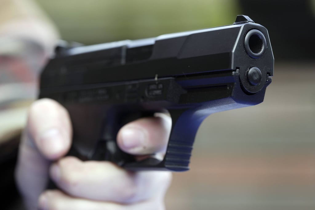 Kriminalität im Burgenlandkreis: Frau kann flüchten: Autofahrerin wird ...