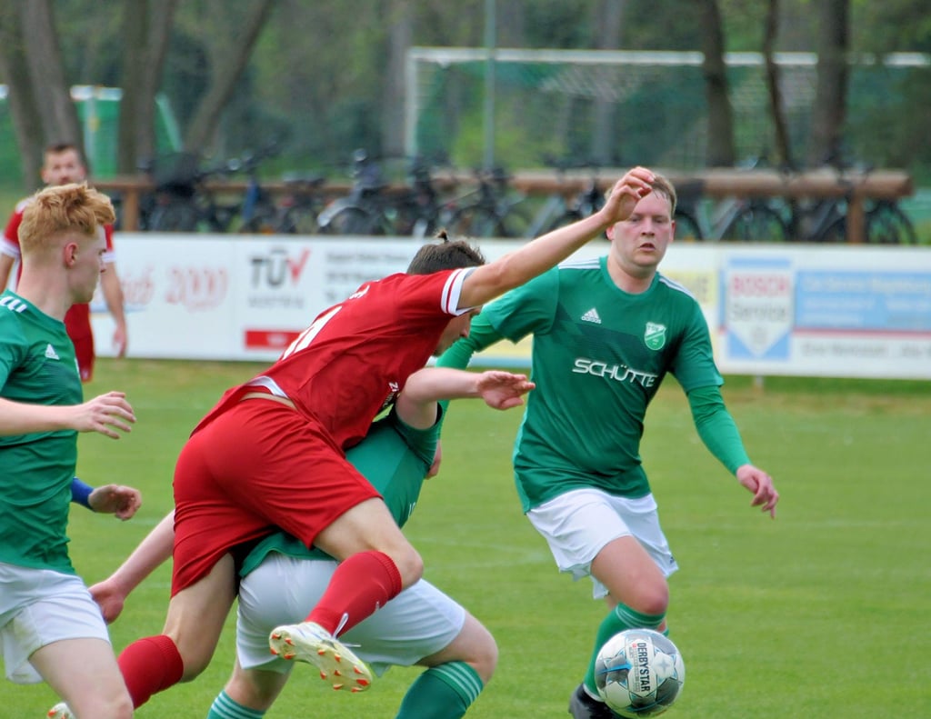 Fußball-Landesliga: Union Heyrothsberge mit Last-Minute-Erfolg über ... Fußball-Landesliga: Union Heyrothsberge mit Last-Minute-Erfolg über ...