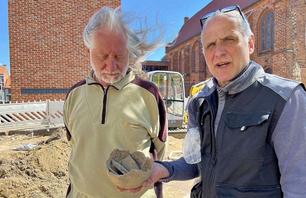 Ausgrabung: Archäologen finden menschliche Knochen auf Stendaler Baustelle