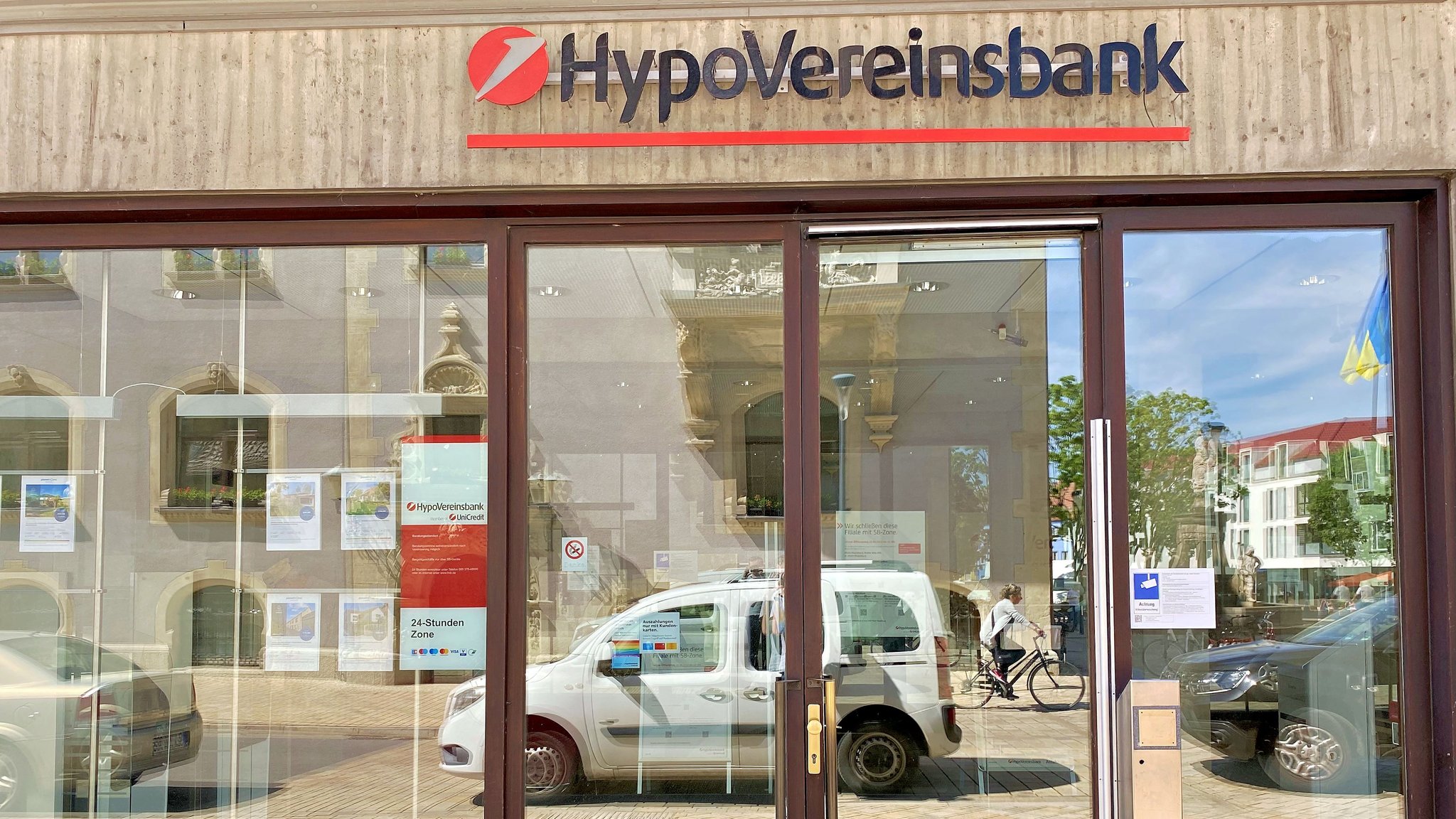 Hypervereinsbank in Schönebeck schließt: Fusion mit HVB Magdeburg ...