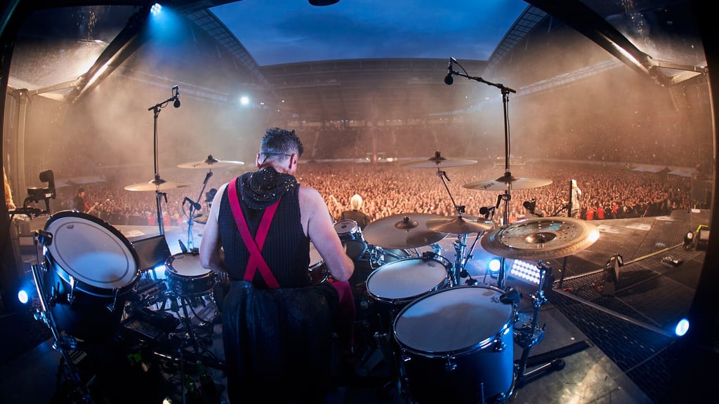 Rammstein Sex Und Drogen Vorwürfe Gegen Till Lindemann Erstes