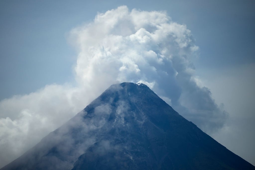 Natur: Philippinen: 20.000 Menschen am Vulkan Mayon evakuiert