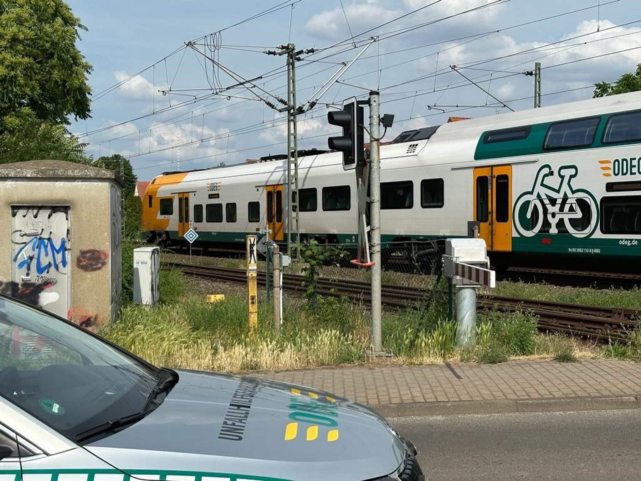 Tödlicher Unfall auf Bahnstrecke Magdeburg-Burg: Züge rollen wieder