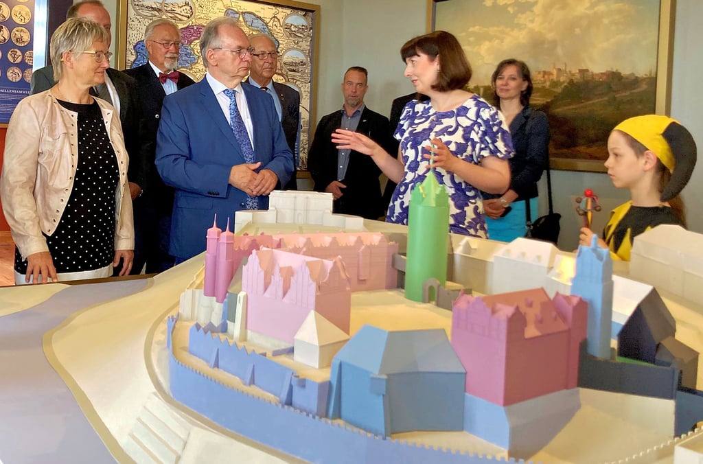 Wiedereröffnung mit Familienfest: Ministerpräsident Haseloff ...