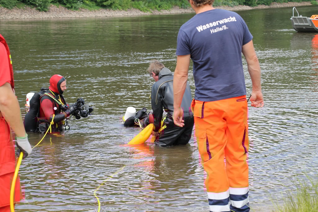 Rettungsübung: Nach tödlichem Unglück - Retter proben Ernstfall am ...