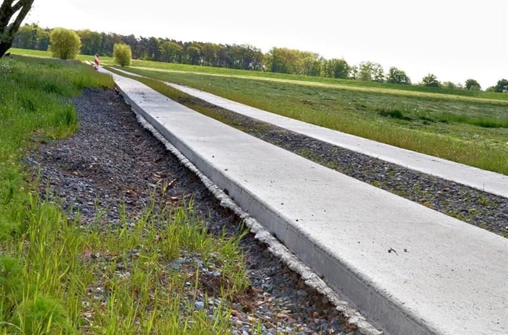 Ländlicher Wegebau zwischen Güsen und Bergzow: Betonspuren sollen Orte verbinden