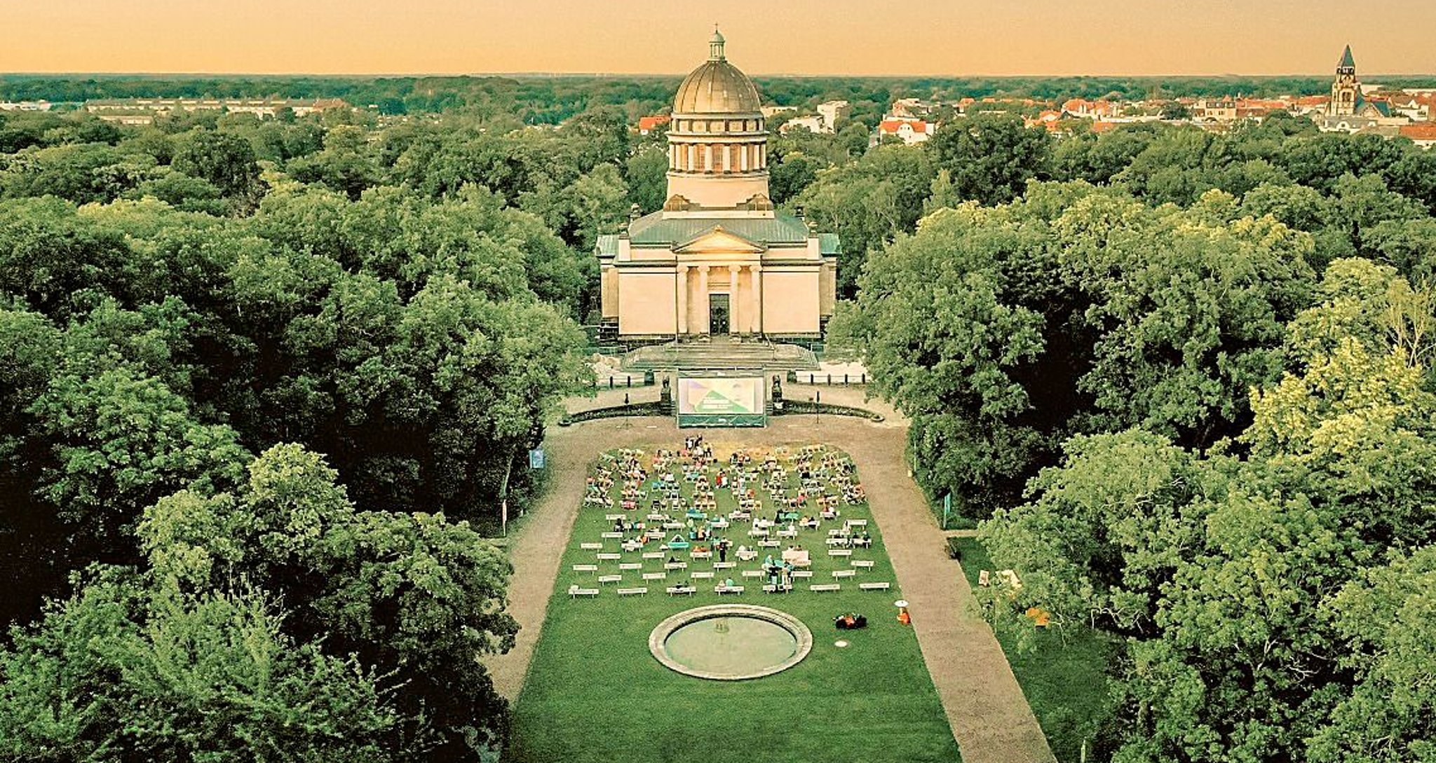 Fünf Filme bis August: Open Air Kino im Tierpark Dessau startet in neue ...