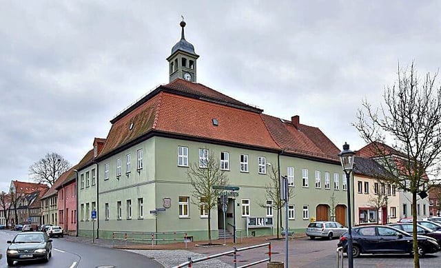 Erster AfD-Bürgermeister gewählt - Was will Hannes Loth in Raguhn ...