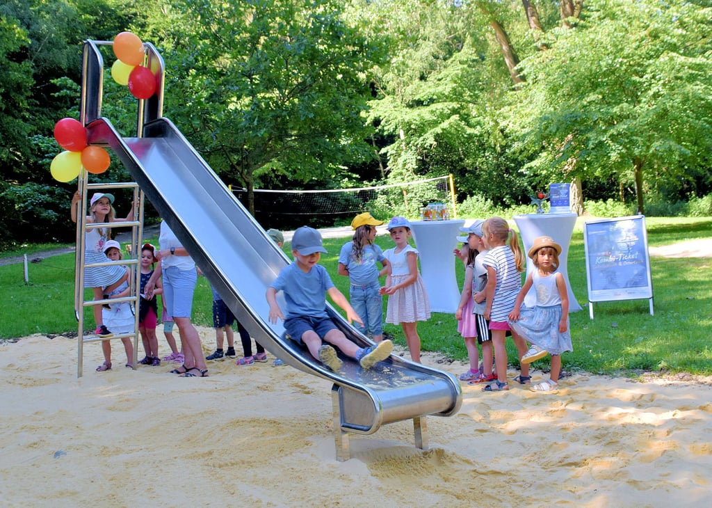 Osterteich in Gernrode: Wer eine Rutsche aufgestellt hat und welches ...