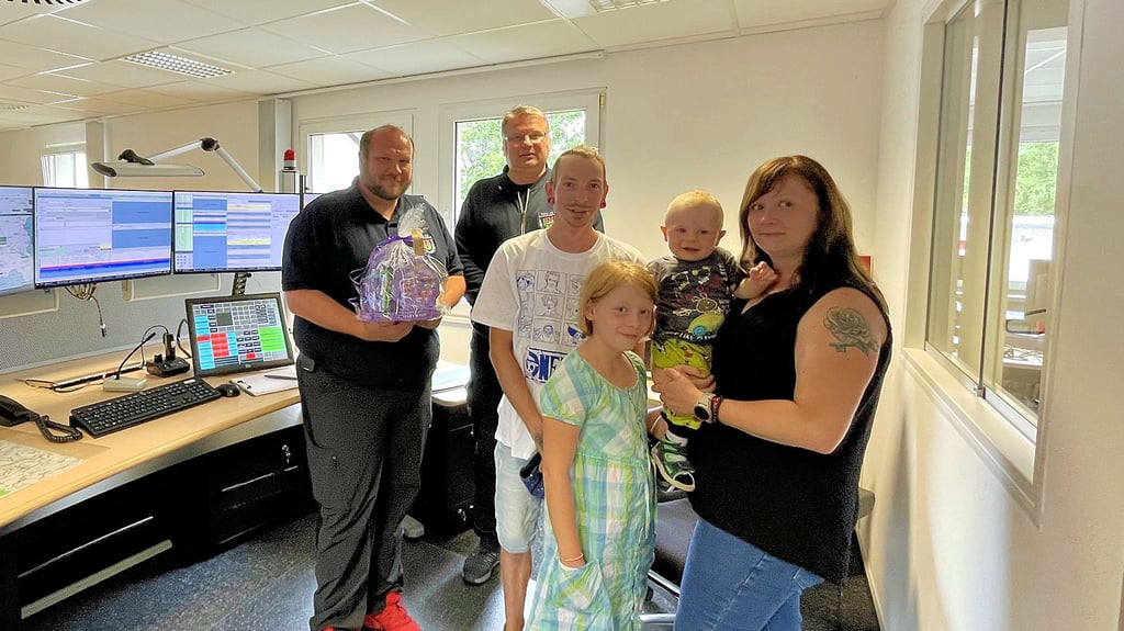 Notruf: Dem Tod entkommen - Kind durch Reanimation per Telefon Leben ...