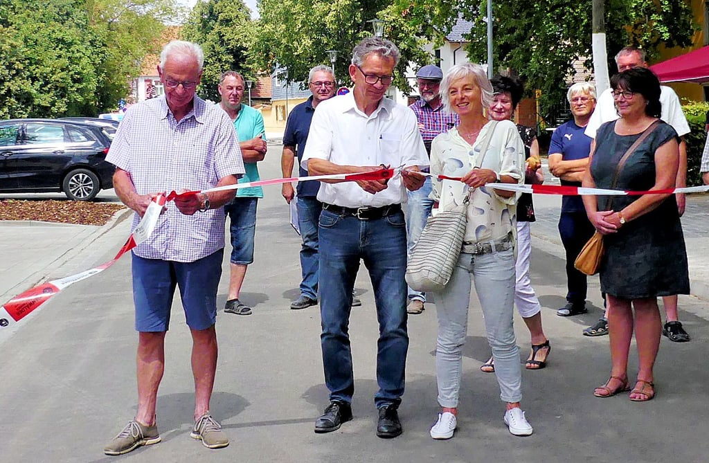Straßenbau in Merseburg: Oberaltenburg wieder frei: Komplettsanierung ...