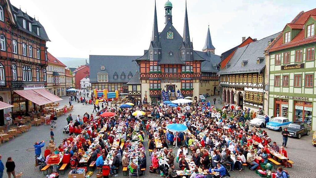 Benefizaktion: Bürgerfrühstück in Wernigerode - wie ein Tisch gemietet ...