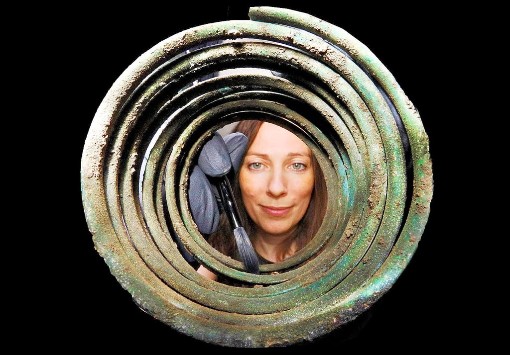 Archäologie: Landesmuseum für Vorgeschichte Halle - Häuptlingsschmuck gerettet