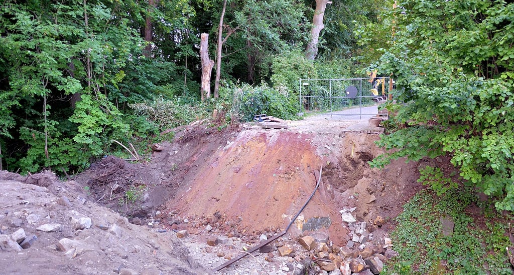Bauarbeiten am Goldbach: Goldbach-Brücke im Oschersleber Ortsteil ...