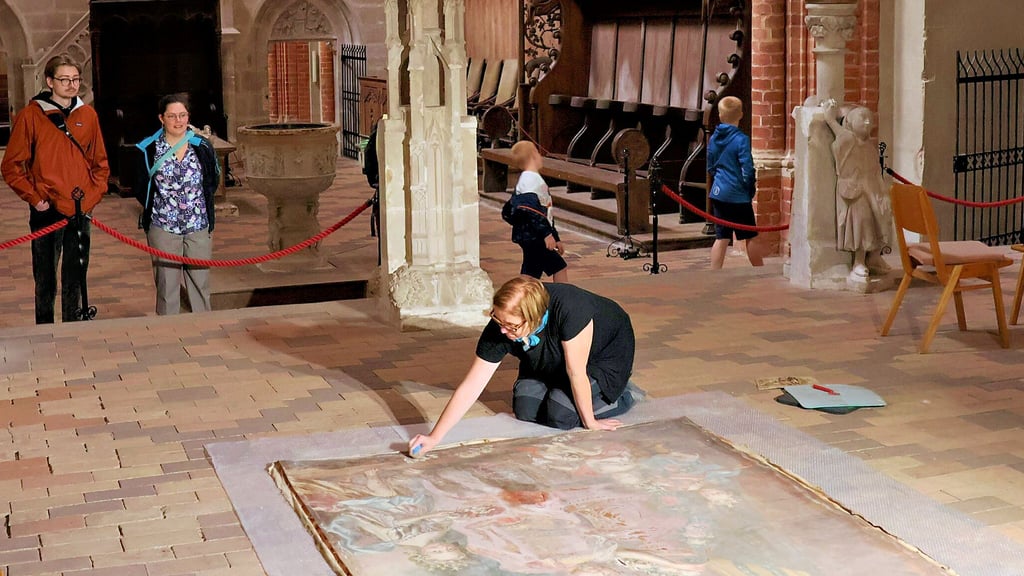 Dom Havelberg: Wenn im Dom zu Havelberg Rot nur noch blasses Rosa ist