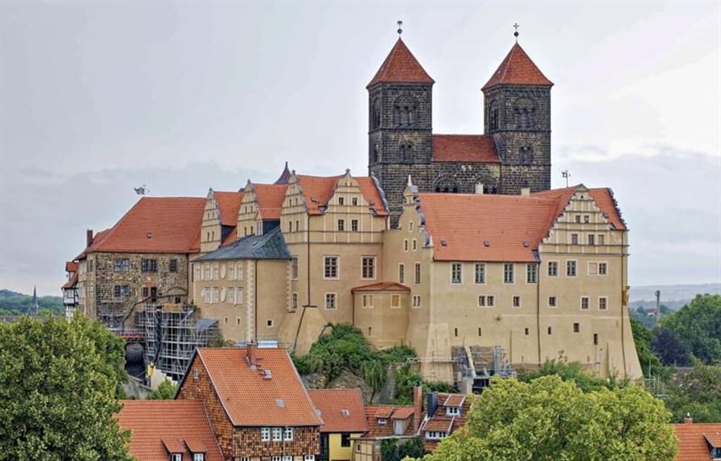 Sehenswürdigkeit Im Harz: Gerüste am Quedlinburger Stiftsberg fallen ...