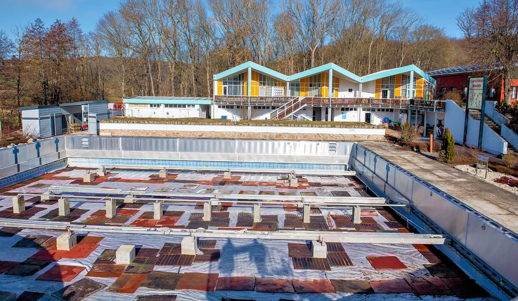 Sanierung von Freibad in Bad Bibra: Baggern für die Badesaison - Warum ...