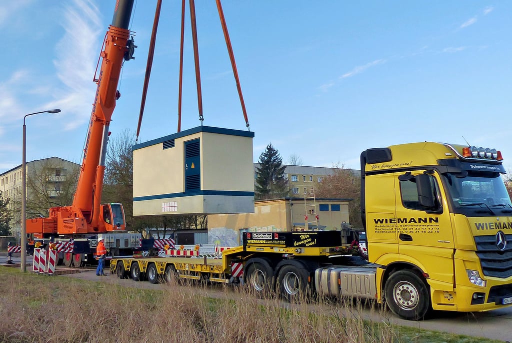Umstellung auf 20 KV: 34 Tonnen hängen am Haken - Stadtwerke Wolfen ...