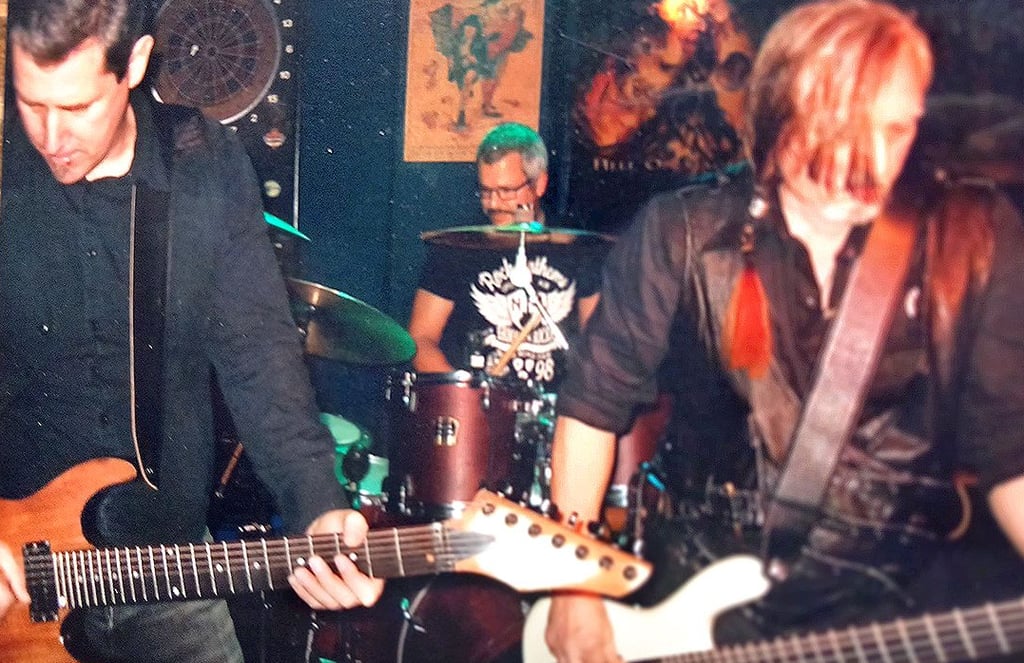 Konzert: Heavy-Metal: MCB heizen in Schönebecker Spatzenfalle ein