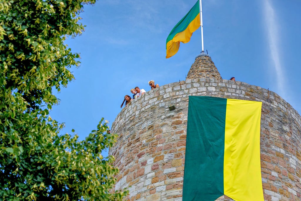 Feste im Burgenlandkreis: Osterfeld feiert mit Gästen unter dem Matzturm Feste im Burgenlandkreis: Osterfeld feiert mit Gästen unter dem Matzturm