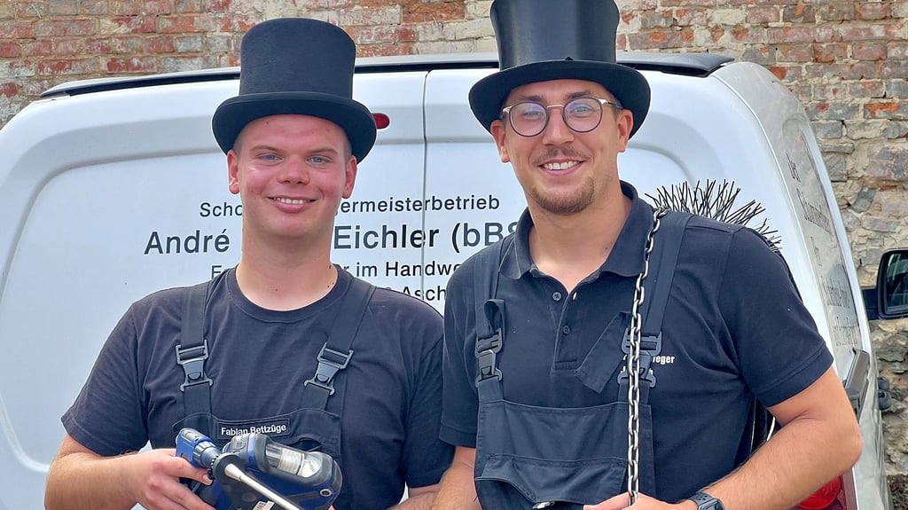 Ausbildung im Handwerk: Fertig fürs Dach: Nachwuchs-Schornsteinfeger ...