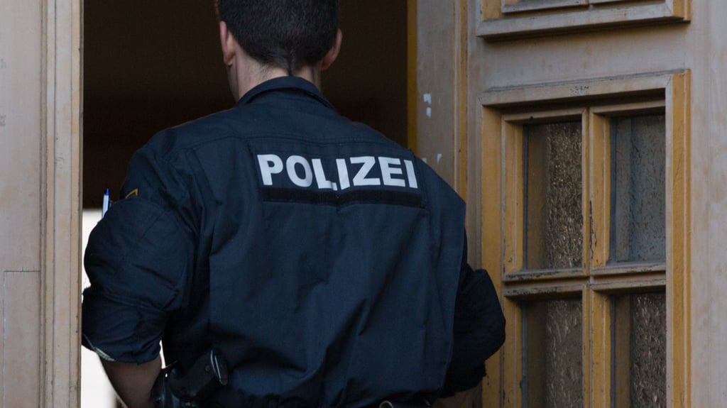 Festnahme in Teuchern: 38-Jähriger versteckt sich vor der Polizei in ...