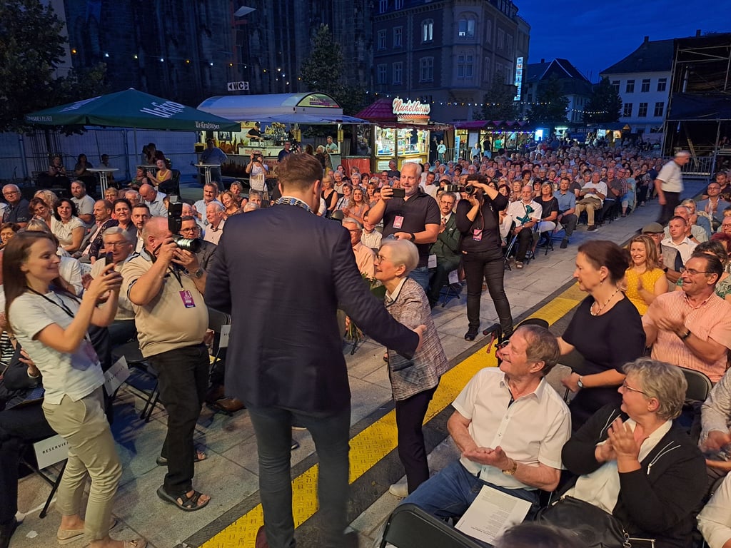 Stadtfest: Ein Abend der Emotionen: Bürger singen ein Lied für Weißenfels