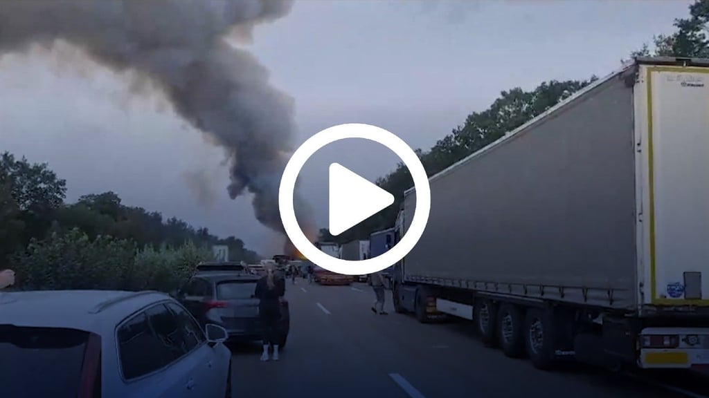 2 Tote nach Explosion auf A2 bei Burg: Schwerer Lkw-Unfall Richtung Magdeburg: Crash mit ...