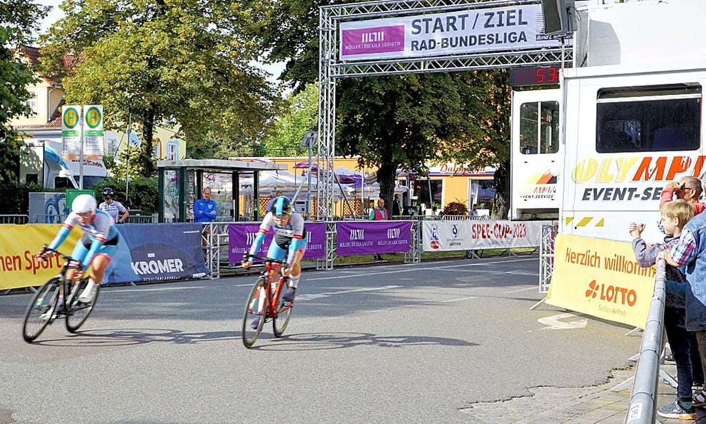 Deutsche Nachwuchsmeisterschaften im Straßenradsport: Jette Rasch und ...