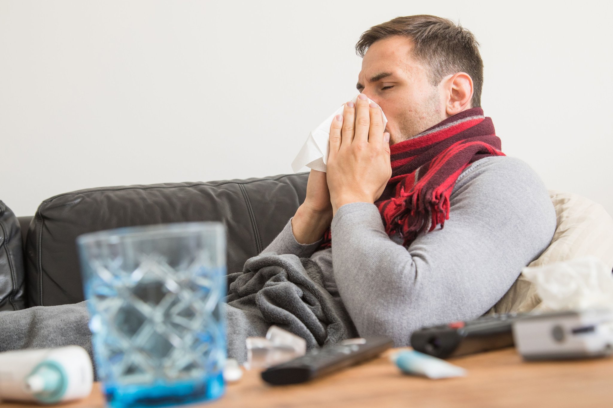 Fieber, Schnupfen, Husten: Wann sollte man trotz Krankheit arbeiten gehen?