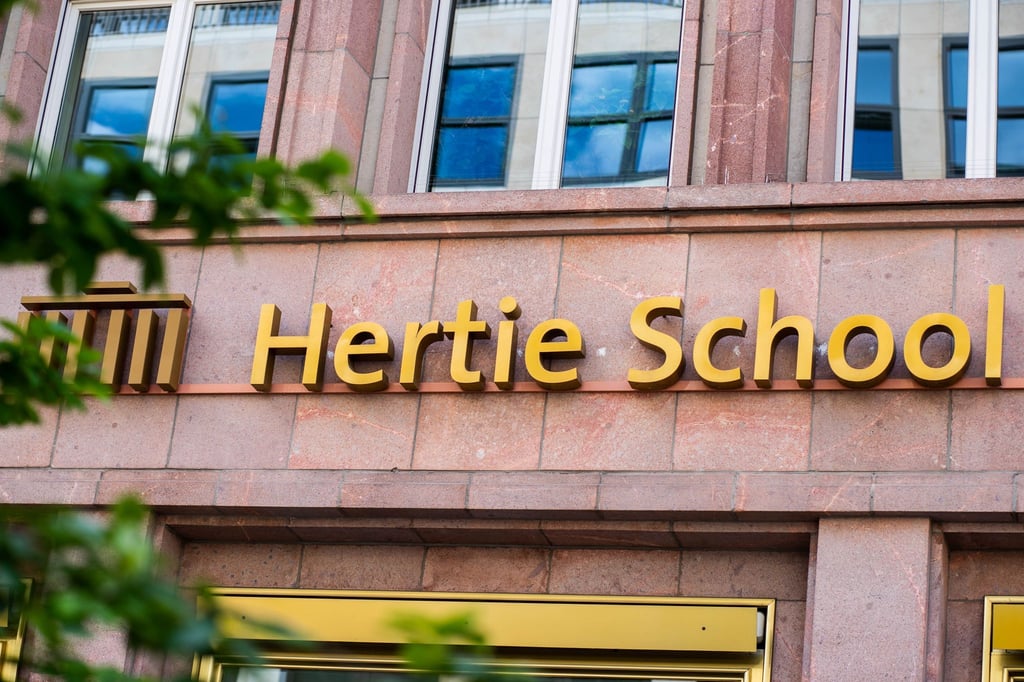 Hochschule: Berliner Hertie School wird 20