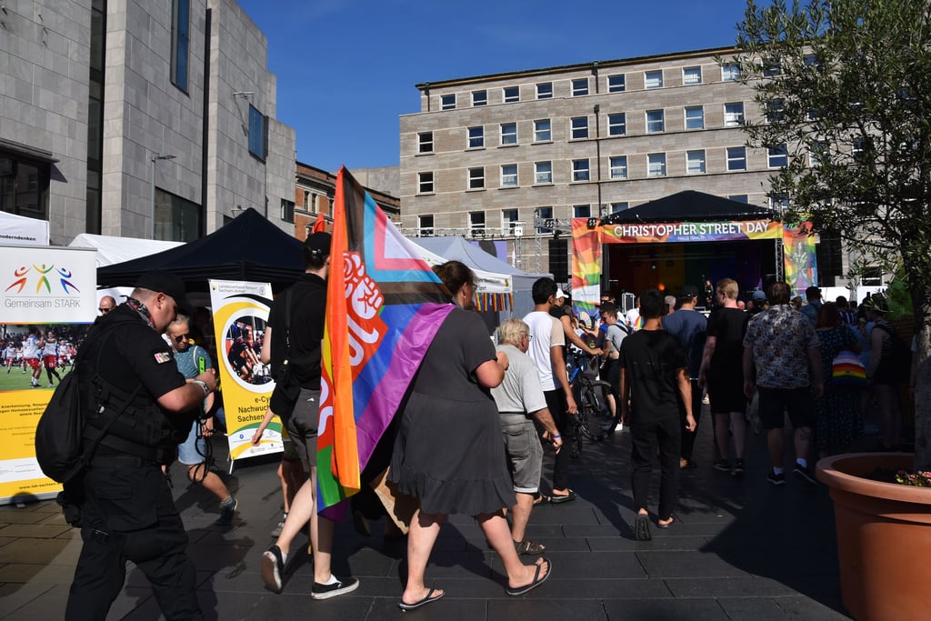 Attacke Bei Christopher Street Day Nach Angriff Auf Csd Teilnehmer In