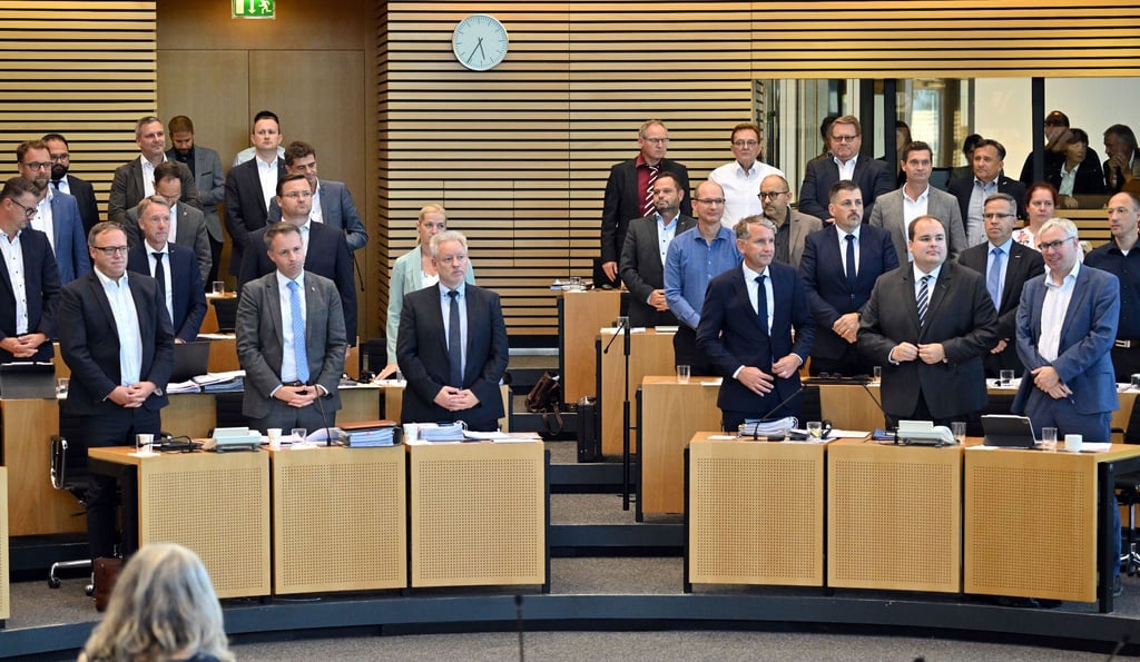 Parteien: Nach Thüringer Votum von CDU und AfD: Alle gegen Merz & Co. Parteien: Nach Thüringer Votum von CDU und AfD: Alle gegen Merz & Co.