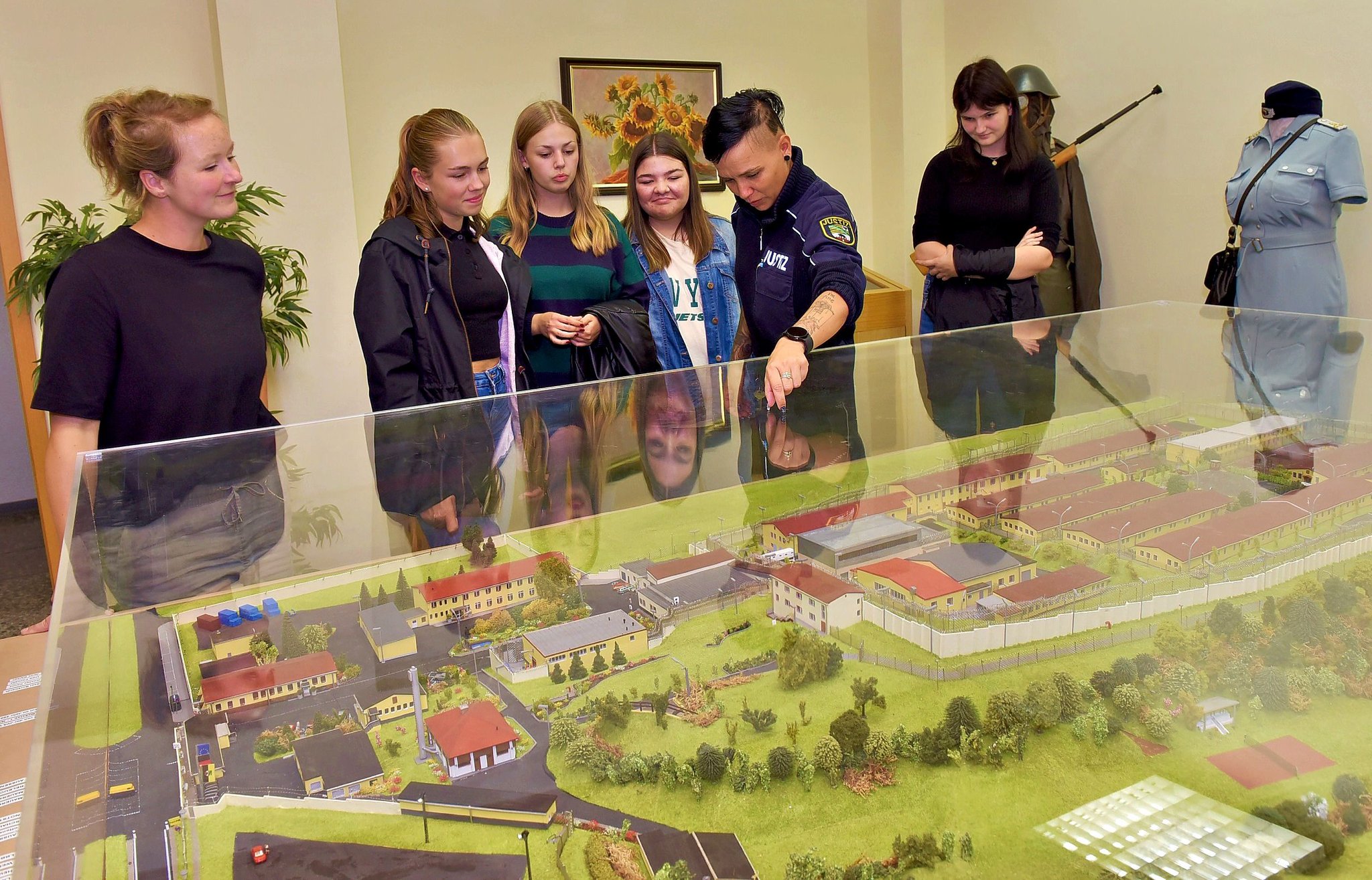 Mit Video: Zu Besuch im Gefängnis - Einblicke in die Arbeit in der JVA ...