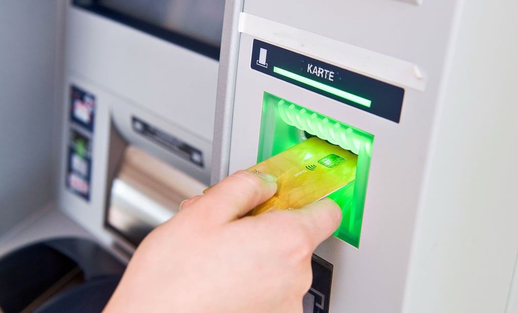 Nach Ausgabe neuer Bankkarten: Frust beim Fahrscheinkauf in Dessau - Automaten von Stadt und ...