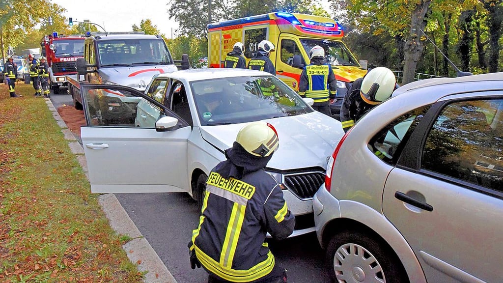 Aufgefahren: Drei Verletzte nach Auffahrunfall am Ascherslebener ... Aufgefahren: Drei Verletzte nach Auffahrunfall am Ascherslebener ...