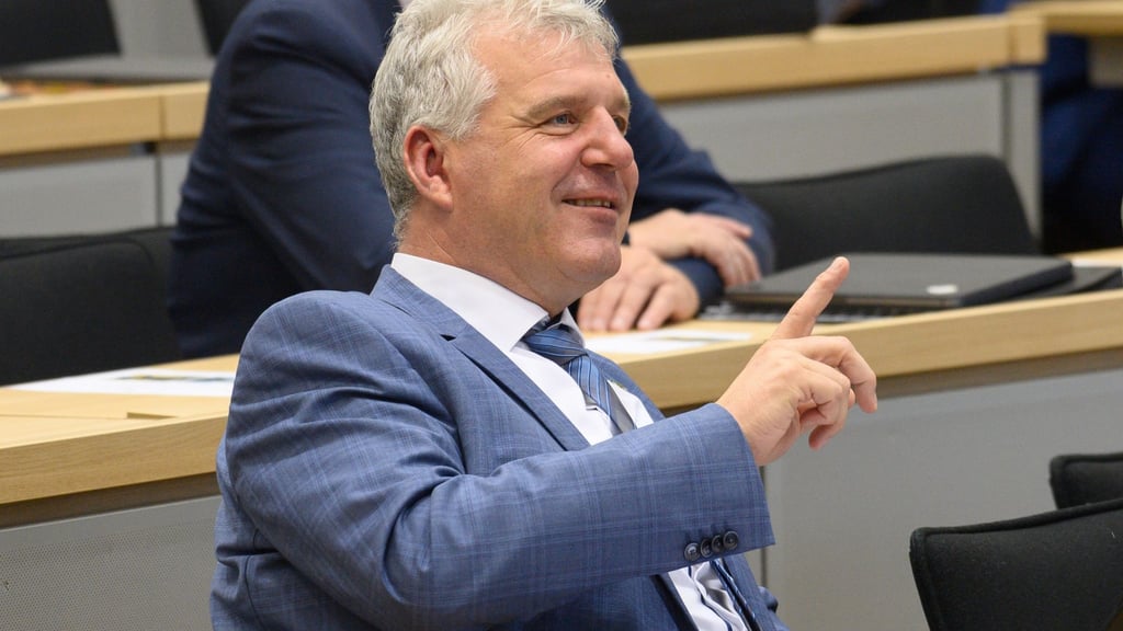 Schulen: AfD-Fraktion scheitert mit Wachschutz-Antrag